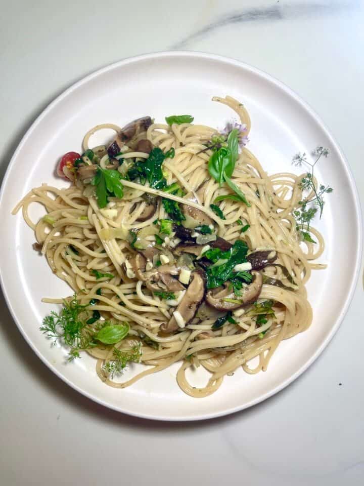 Shiitake Mushroom, Lemon & Garlic Spaghetti - Make Pure Thy Heart