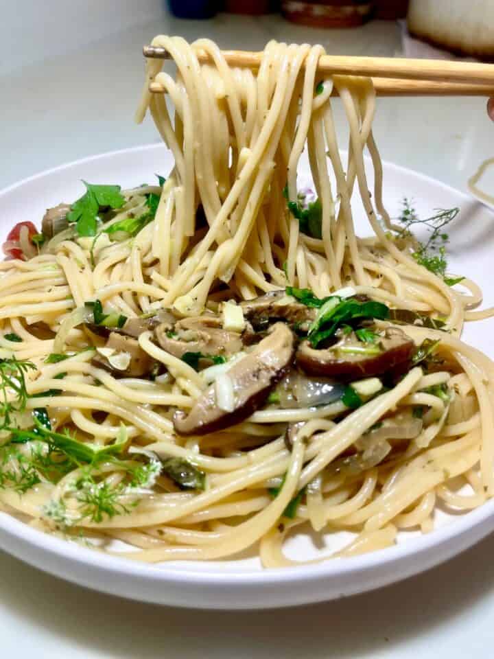 Shiitake Mushroom, Lemon & Garlic Spaghetti - Make Pure Thy Heart